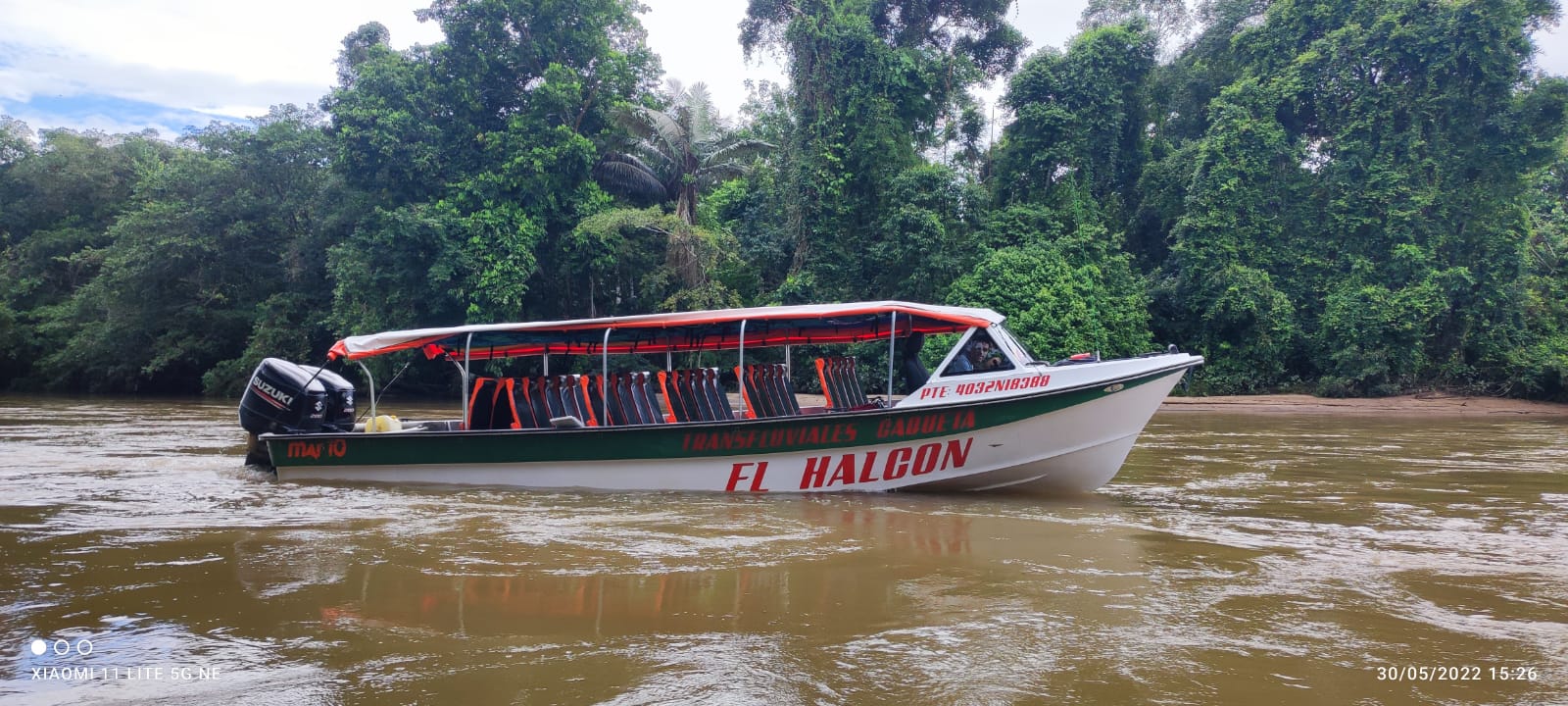 Servicios de transporte fluvial de pasajeros y carga